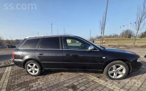 Melns Audi A4 2000 Ventspils, ar dzinēja tilpumu 2.50 L un nobraukumu 374 tūkst. km par 1400 €, foto 3 vietnē AUTOMOTO.COM.LV