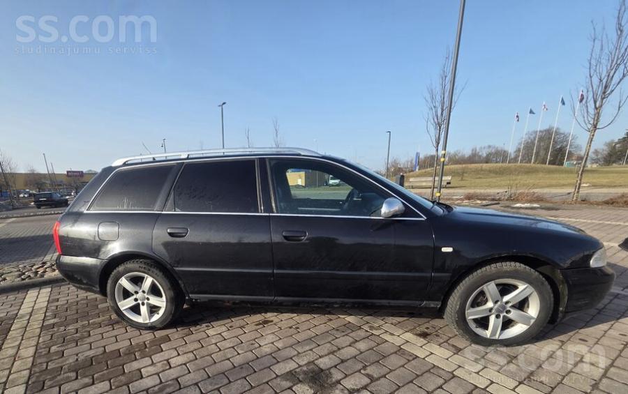 Melns Audi A4 2000 Ventspils, ar dzinēja tilpumu 2.50 L un nobraukumu 374 tūkst. km par 1400 €, foto 3 vietnē AUTOMOTO.COM.LV