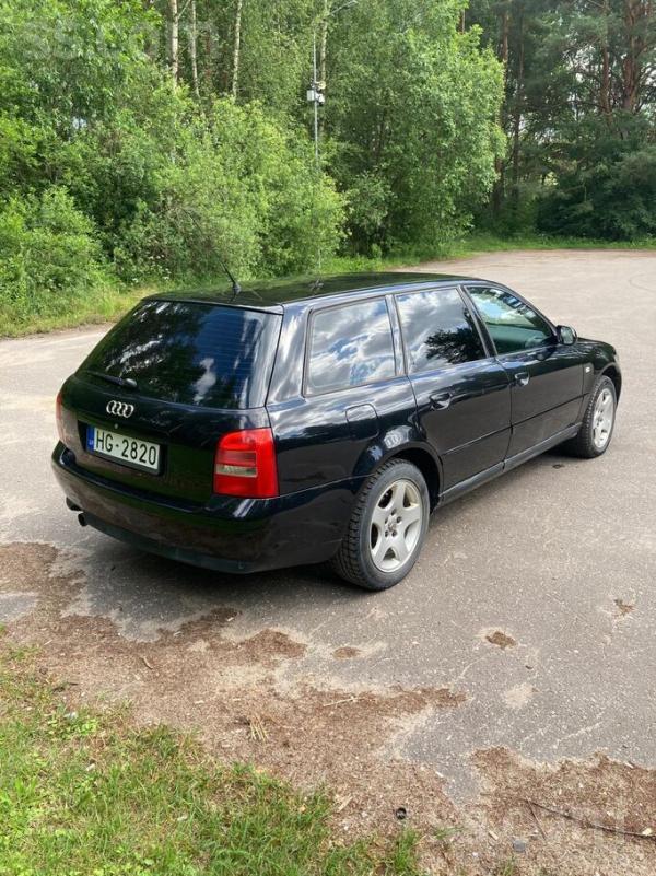 Black Audi A4 2000 in Riga, with an engine capacity of 1.80 L and mileage of 330 thousand km for 1300 €, photo 3 on AUTOMOTO.COM.LV