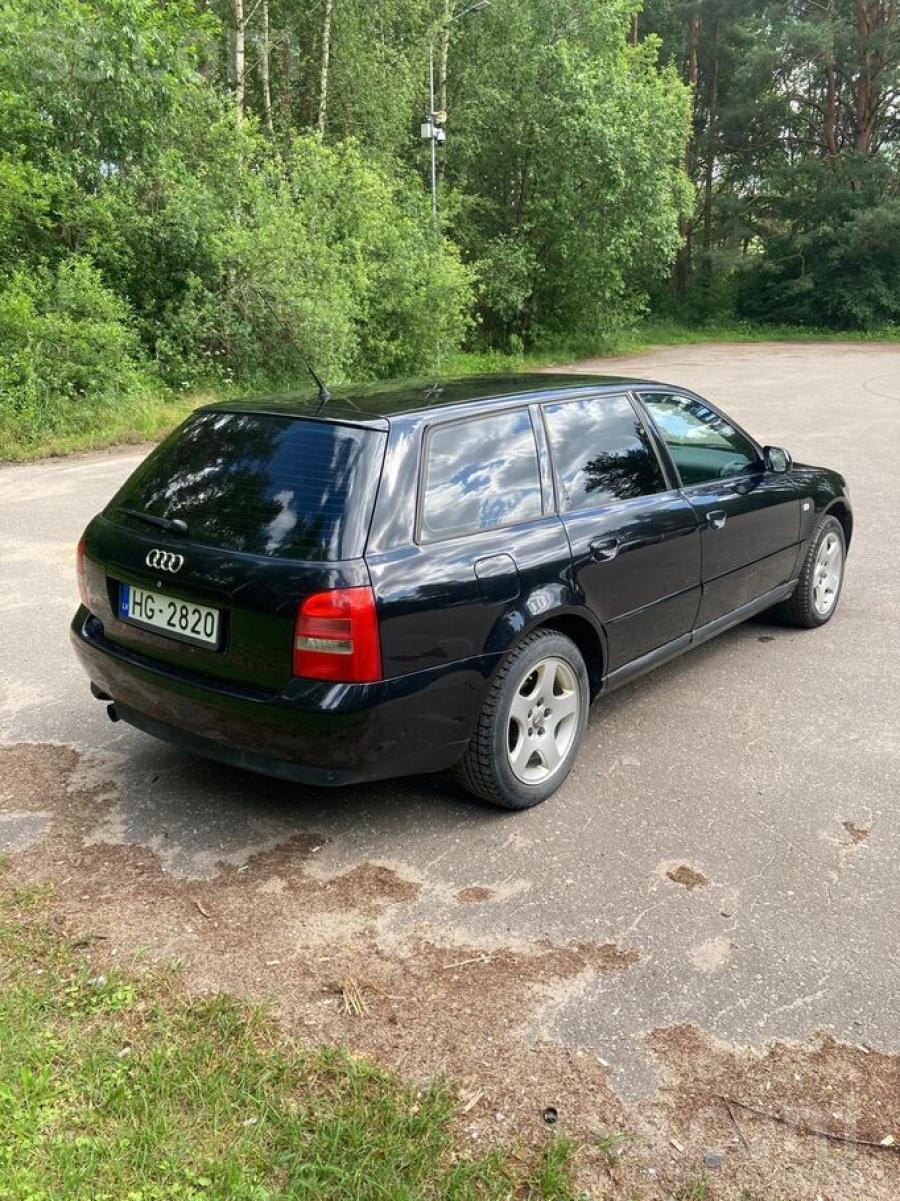 Black Audi A4 2000 in Riga, with an engine capacity of 1.80 L and mileage of 330 thousand km for 1300 €, photo 4 on AUTOMOTO.COM.LV