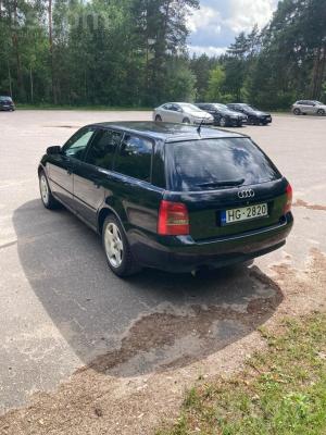 Black Audi A4 2000 in Riga, with an engine capacity of 1.80 L and mileage of 330 thousand km for 1300 €, photo 5 on AUTOMOTO.COM.LV