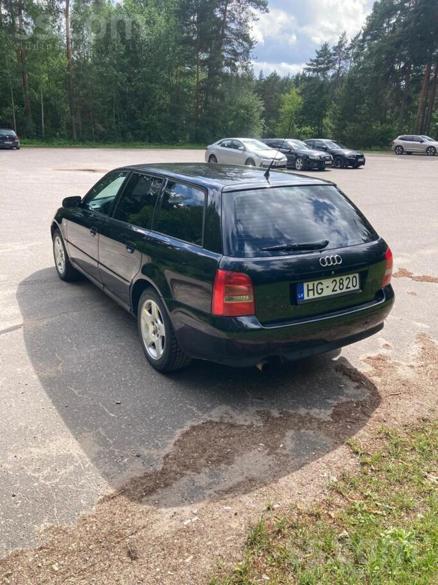 Black Audi A4 2000 in Riga, with an engine capacity of 1.80 L and mileage of 330 thousand km for 1300 €, photo 5 on AUTOMOTO.COM.LV
