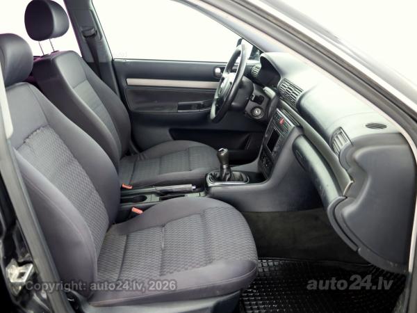 Melns Audi A4 2000 Tallina, ar dzinēja tilpumu 1.60 L un nobraukumu 325 tūkst. km par 1199 €, foto 6 vietnē AUTOMOTO.COM.LV
