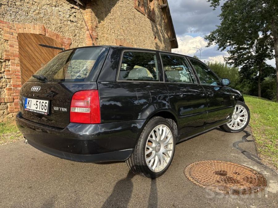 Melns Audi A4 2000 Bauska, ar dzinēja tilpumu 1.90 L un nobraukumu 355 tūkst. km par 1850 €, foto 9 vietnē AUTOMOTO.COM.LV