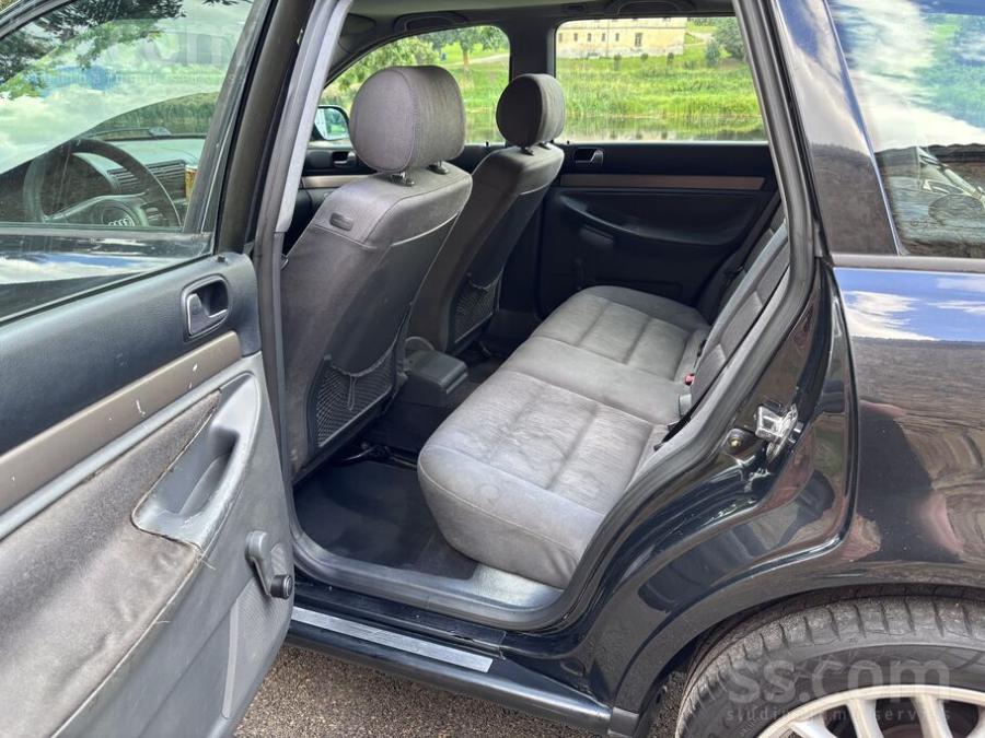 Melns Audi A4 2000 Bauska, ar dzinēja tilpumu 1.90 L un nobraukumu 355 tūkst. km par 1850 €, foto 29 vietnē AUTOMOTO.COM.LV
