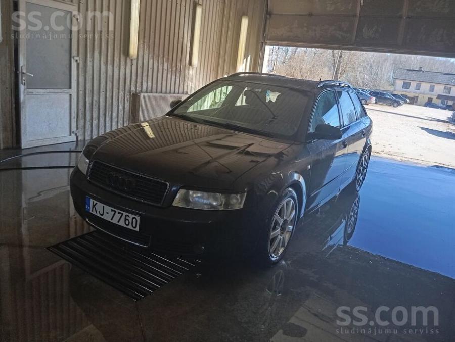 Melns Audi A4 2001 Cēsis, ar dzinēja tilpumu 2.50 L un nobraukumu 374 tūkst. km par 2000 €, foto 1 vietnē AUTOMOTO.COM.LV