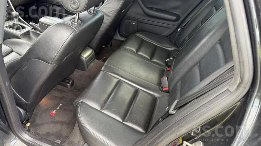 Melns Audi A4 2001 Rīga, ar dzinēja tilpumu 1.90 L un nobraukumu 335 tūkst. km par 2750 €, foto 14 vietnē AUTOMOTO.COM.LV