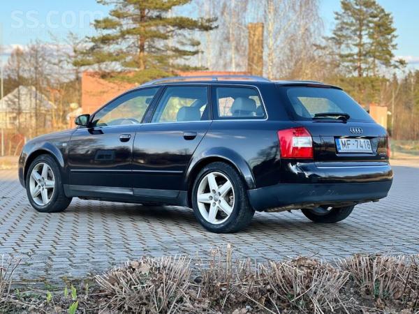Black Audi A4 2001 in Cesis, with an engine capacity of 2.50 L and mileage of 322 thousand km for 1890 €, photo 3 on AUTOMOTO.COM.LV