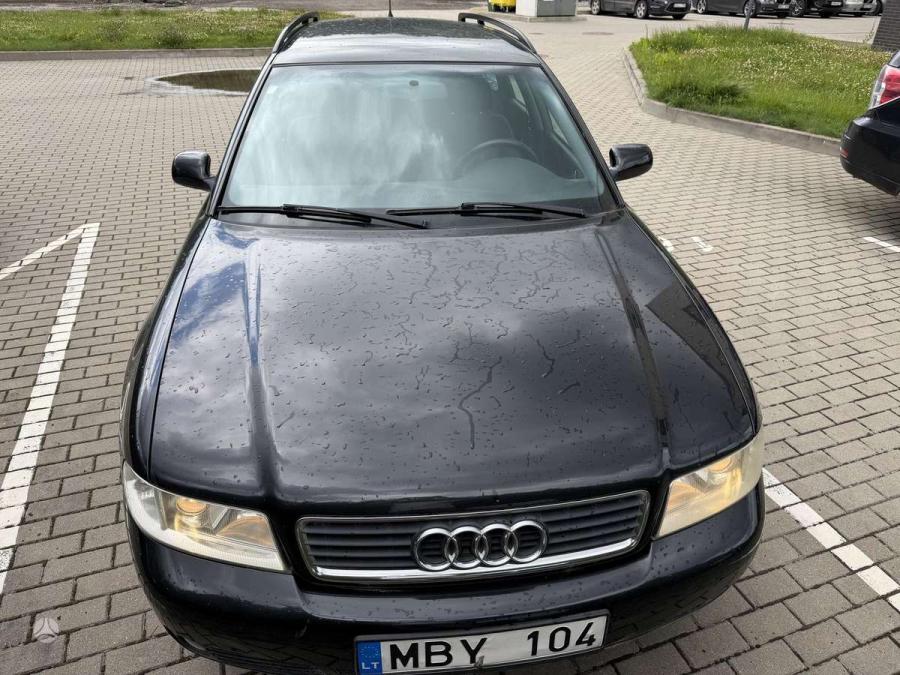 Black Audi A4 2001 in Kaunas, with an engine capacity of 1.60 L and mileage of 320 thousand km for 1000 €, photo 4 on AUTOMOTO.COM.LV