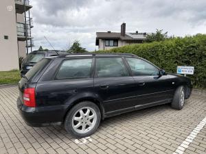 Black Audi A4 2001 in Kaunas, with an engine capacity of 1.60 L and mileage of 320 thousand km for 1000 €, photo 7 on AUTOMOTO.COM.LV