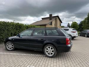Black Audi A4 2001 in Kaunas, with an engine capacity of 1.60 L and mileage of 320 thousand km for 1000 €, photo 11 on AUTOMOTO.COM.LV