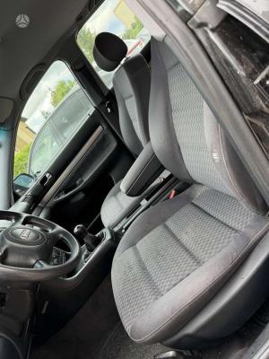 Black Audi A4 2001 in Kaunas, with an engine capacity of 1.60 L and mileage of 320 thousand km for 1000 €, photo 13 on AUTOMOTO.COM.LV