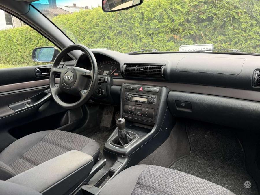 Black Audi A4 2001 in Kaunas, with an engine capacity of 1.60 L and mileage of 320 thousand km for 1000 €, photo 15 on AUTOMOTO.COM.LV
