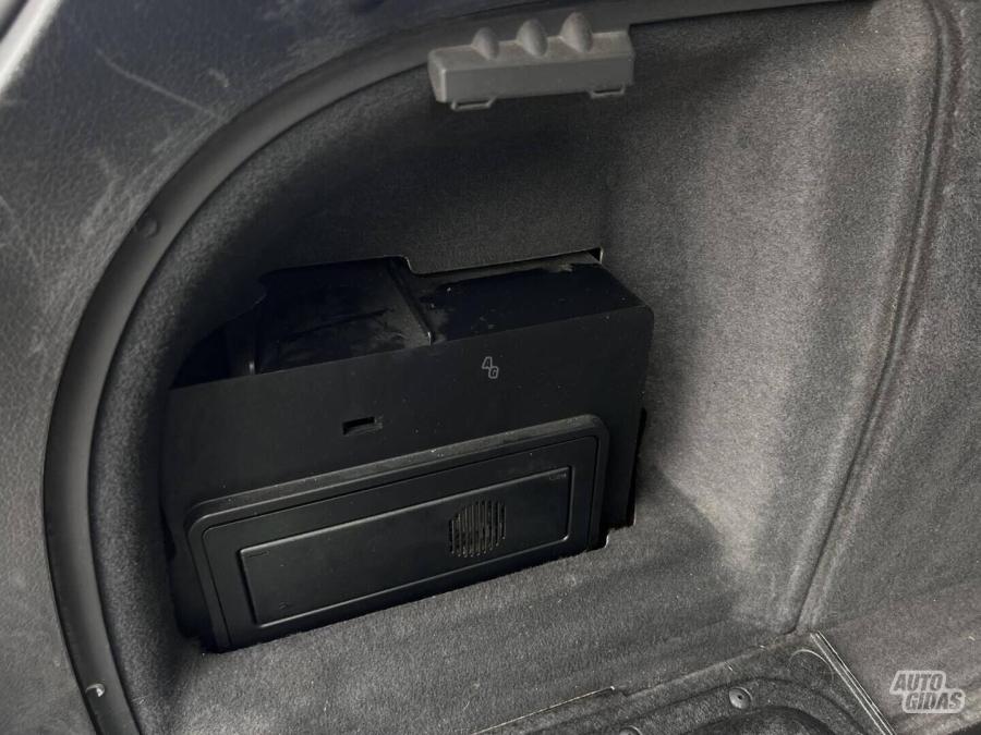 Melns Audi A4 2001 Alīta, ar dzinēja tilpumu 1.90 L un nobraukumu 421 tūkst. km par 1995 €, foto 29 vietnē AUTOMOTO.COM.LV
