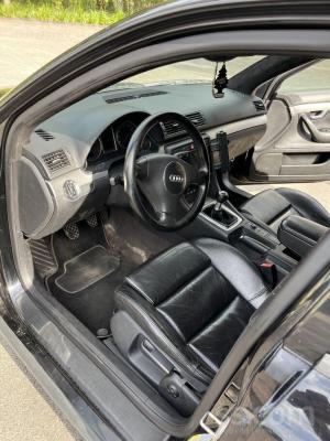 Black Audi A4 2001 in Riga, with an engine capacity of 2.50 L and mileage of 418 thousand km for 1400 €, photo 10 on AUTOMOTO.COM.LV