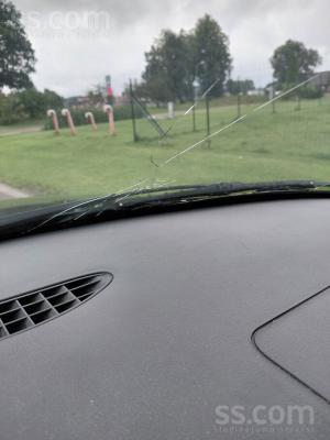 Melns Audi A4 2001 Rīga, ar dzinēja tilpumu 2.50 L un nobraukumu 277 tūkst. km par 700 €, foto 10 vietnē AUTOMOTO.COM.LV