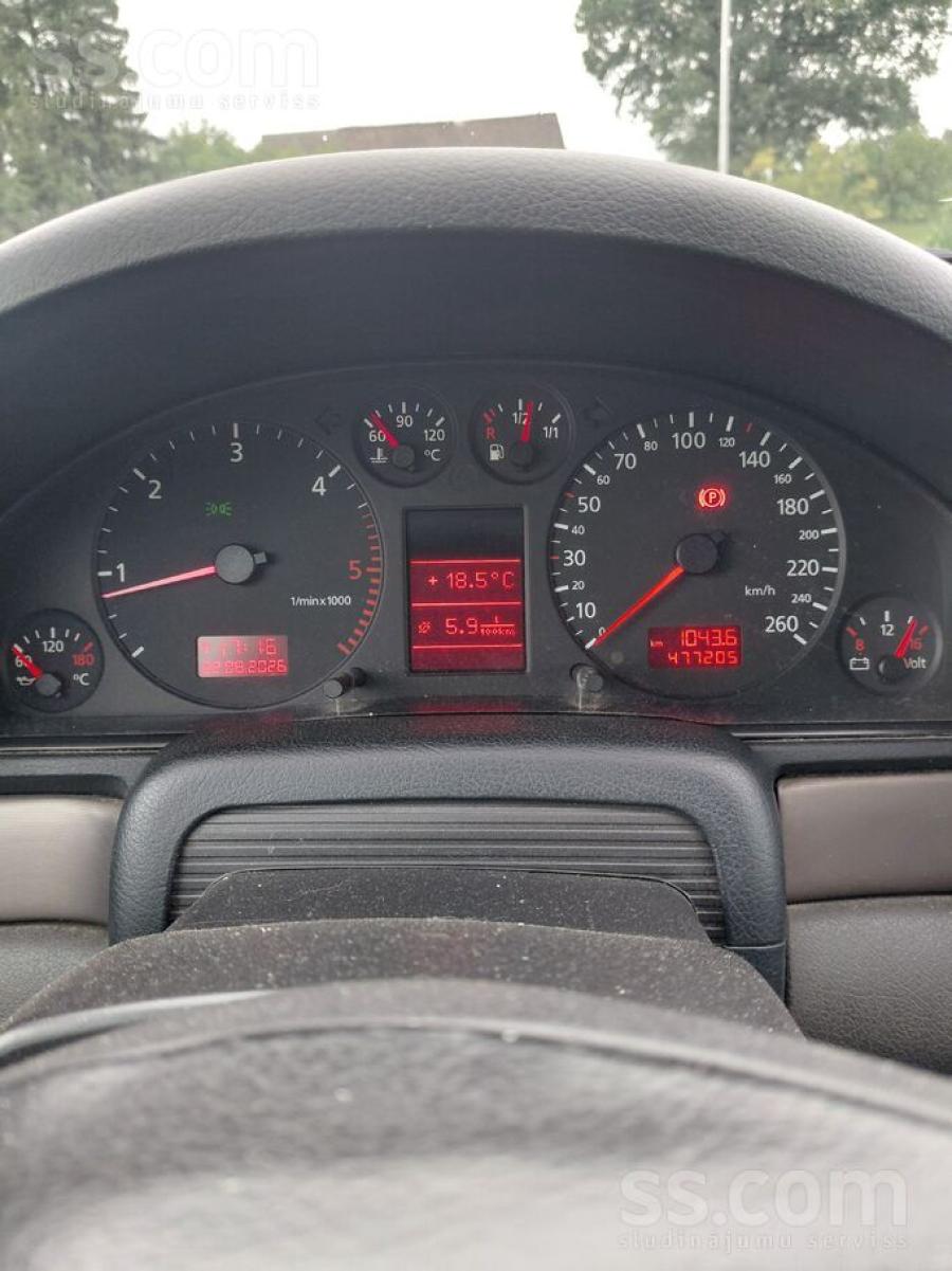 Melns Audi A4 2001 Rīga, ar dzinēja tilpumu 2.50 L un nobraukumu 277 tūkst. km par 700 €, foto 14 vietnē AUTOMOTO.COM.LV