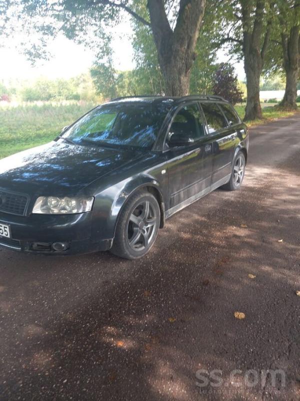 Audi A4 2001 Rīga vietnē Melns Audi A4 2001 Rīga, ar dzinēja tilpumu 2.00 L un nobraukumu 350 tūkst. km par 700 €, foto 3 vietnē AUTOMOTO.COM.LV