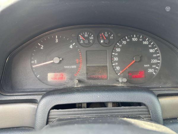 Black Audi A4 2001 in Joniskis, with an engine capacity of 1.90 L and mileage of 300 thousand km for 500 €, photo 7 on AUTOMOTO.COM.LV