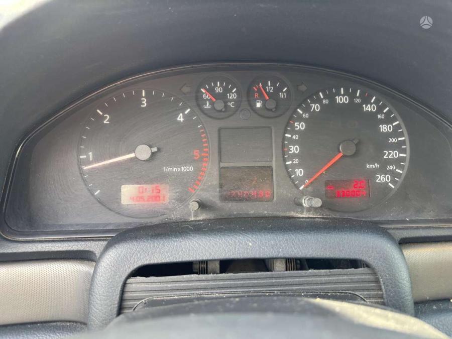 Black Audi A4 2001 in Joniskis, with an engine capacity of 1.90 L and mileage of 300 thousand km for 500 €, photo 7 on AUTOMOTO.COM.LV
