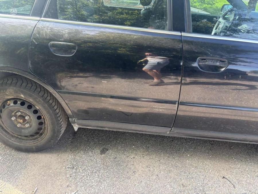 Black Audi A4 2001 in Joniskis, with an engine capacity of 1.90 L and mileage of 300 thousand km for 500 €, photo 12 on AUTOMOTO.COM.LV