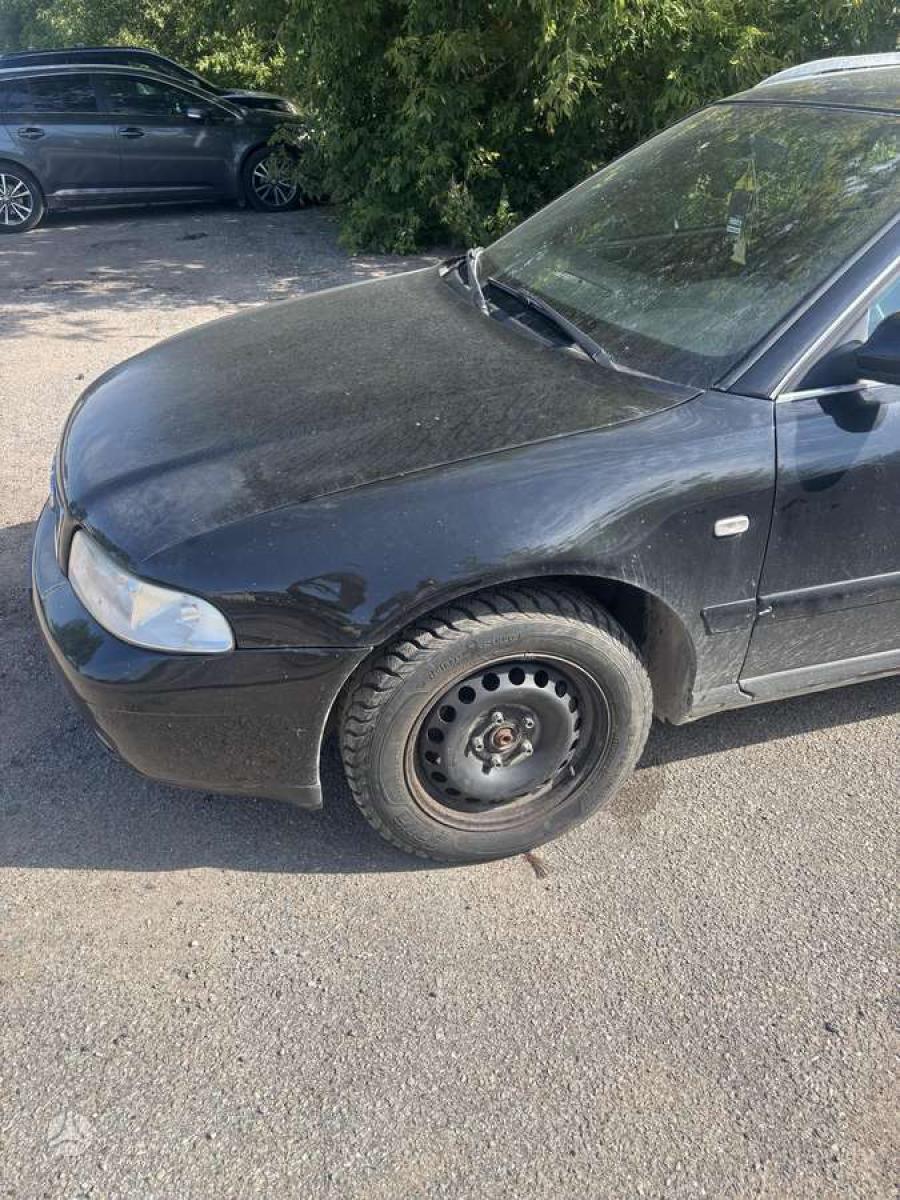 Black Audi A4 2001 in Joniskis, with an engine capacity of 1.90 L and mileage of 300 thousand km for 500 €, photo 13 on AUTOMOTO.COM.LV