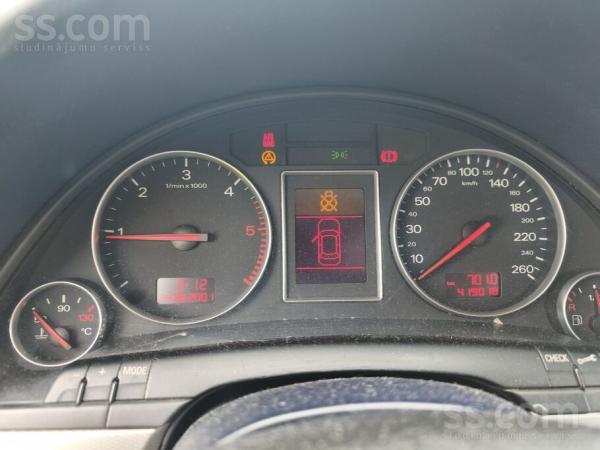 Черный Ауди А4 2001 в Тукумс, объемом двигателя 1.90 л и пробегом 419 тыс. км за 895 €, фото 9 на AUTOMOTO.COM.LV