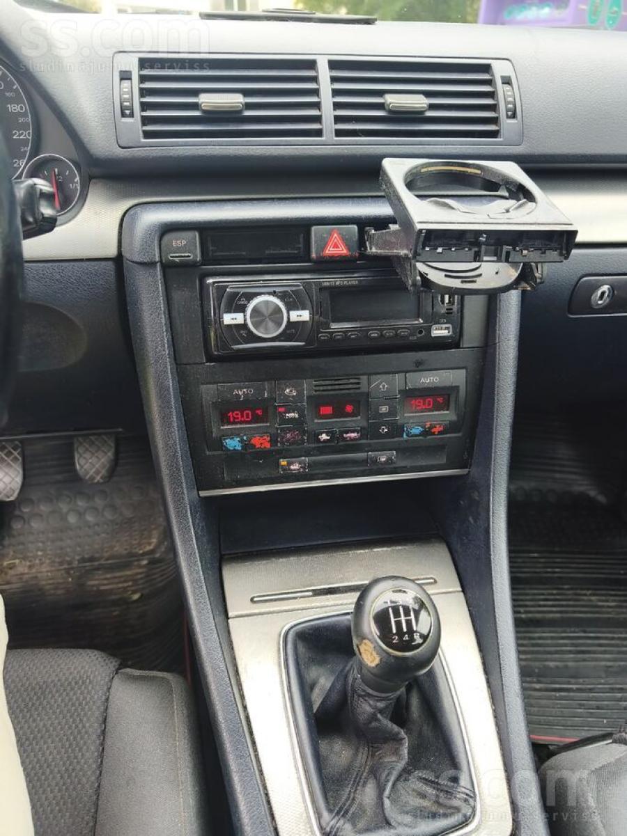 Melns Audi A4 2001 Tukums, ar dzinēja tilpumu 1.90 L un nobraukumu 419 tūkst. km par 895 €, foto 10 vietnē AUTOMOTO.COM.LV