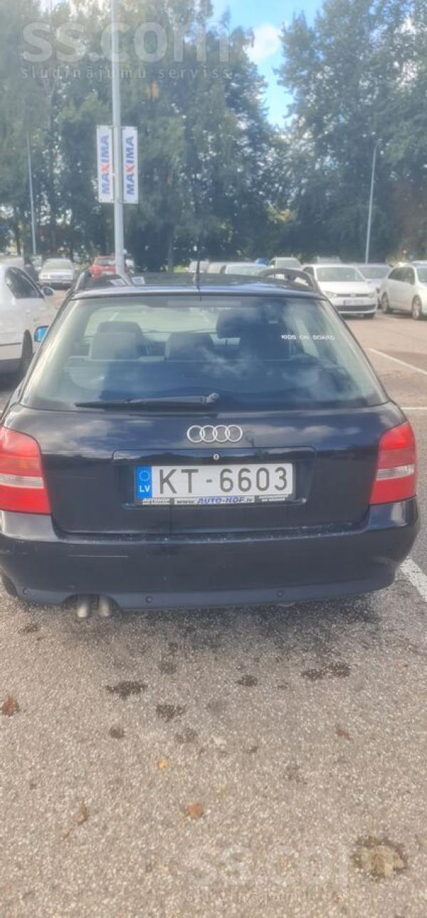 Ауди А4 2001 в Рига на AUTOMOTO.COM.LV Черный Ауди А4 2001 в Рига, объемом двигателя 1.90 л и пробегом 390 тыс. км за 1300 €, фото 4 на AUTOMOTO.COM.LV