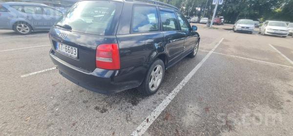 Ауди А4 2001 в Рига на AUTOMOTO.COM.LV Черный Ауди А4 2001 в Рига, объемом двигателя 1.90 л и пробегом 390 тыс. км за 1300 €, фото 5 на AUTOMOTO.COM.LV