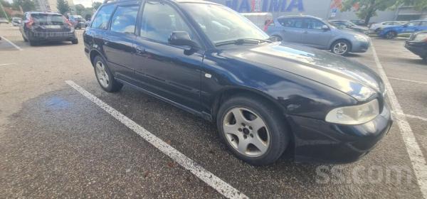 Ауди А4 2001 в Рига на AUTOMOTO.COM.LV Черный Ауди А4 2001 в Рига, объемом двигателя 1.90 л и пробегом 390 тыс. км за 1300 €, фото 6 на AUTOMOTO.COM.LV