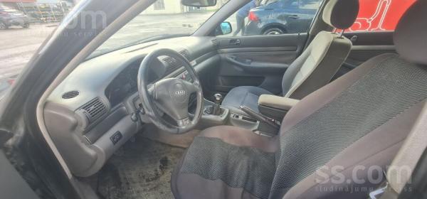 Ауди А4 2001 в Рига на AUTOMOTO.COM.LV Черный Ауди А4 2001 в Рига, объемом двигателя 1.90 л и пробегом 390 тыс. км за 1300 €, фото 9 на AUTOMOTO.COM.LV