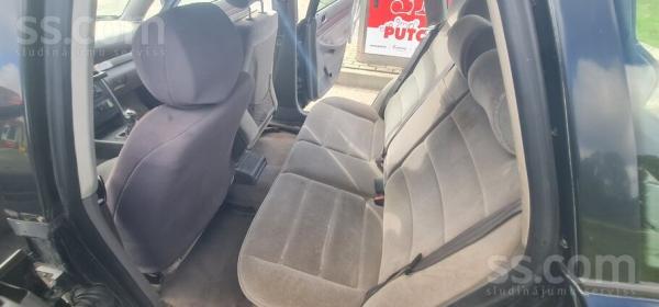 Ауди А4 2001 в Рига на AUTOMOTO.COM.LV Черный Ауди А4 2001 в Рига, объемом двигателя 1.90 л и пробегом 390 тыс. км за 1300 €, фото 11 на AUTOMOTO.COM.LV