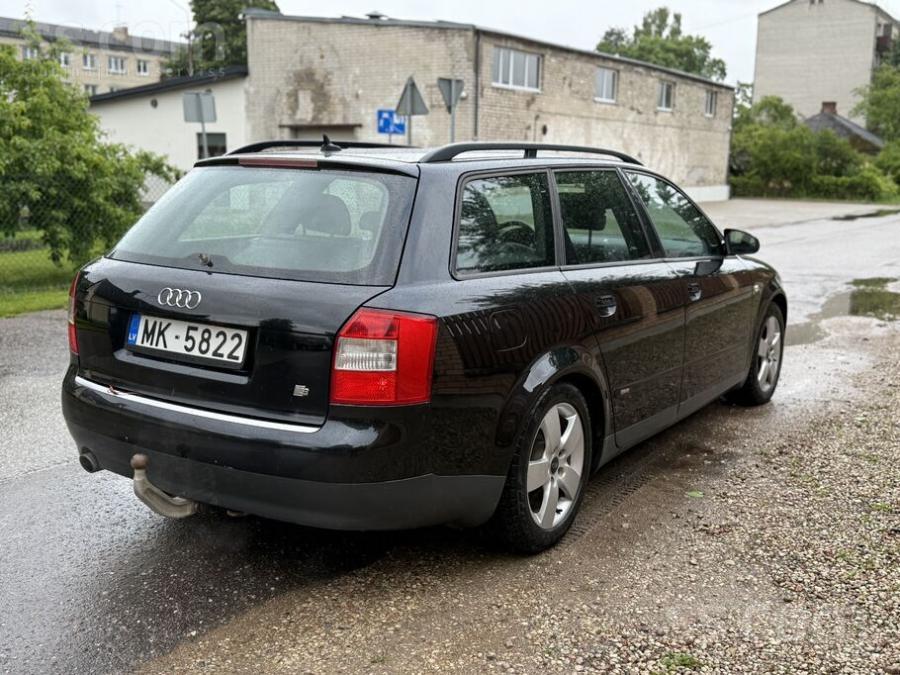 Melns Audi A4 2002 Kuldīga, ar dzinēja tilpumu 2.00 L un nobraukumu 315 tūkst. km par 876 €, foto 3 vietnē AUTOMOTO.COM.LV