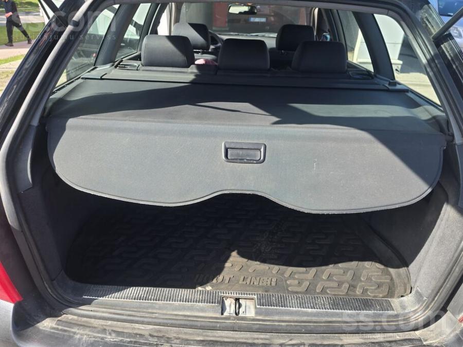 Melns Audi A4 2002 Liepāja, ar dzinēja tilpumu 1.90 L un nobraukumu 326 tūkst. km par 1500 €, foto 4 vietnē AUTOMOTO.COM.LV