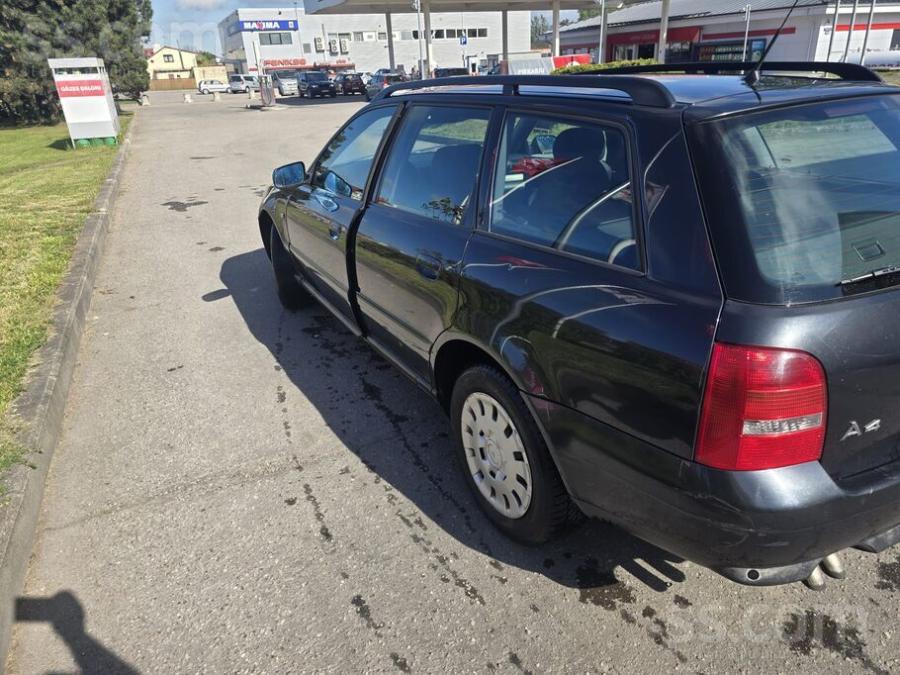 Melns Audi A4 2002 Liepāja, ar dzinēja tilpumu 1.90 L un nobraukumu 326 tūkst. km par 1500 €, foto 12 vietnē AUTOMOTO.COM.LV