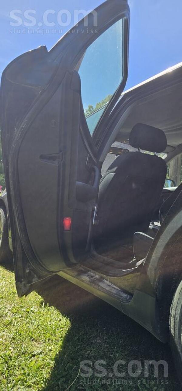 Melns Audi A4 2002 Dobele, ar dzinēja tilpumu 1.60 L un nobraukumu 365 tūkst. km par 980 €, foto 9 vietnē AUTOMOTO.COM.LV