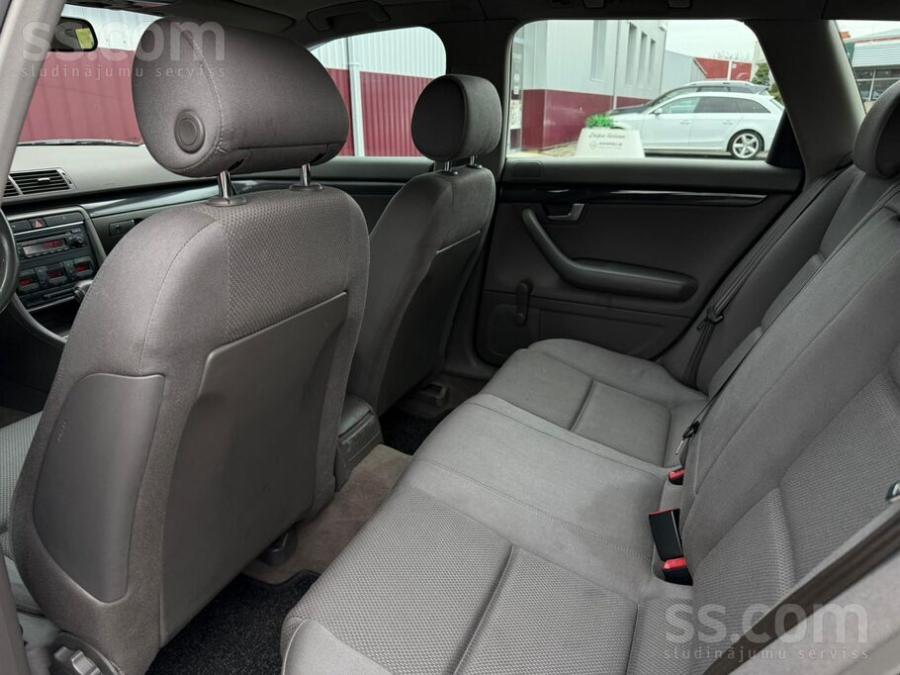 Black Audi A4 2002 in Riga, with an engine capacity of 1.80 L and mileage of 0 thousand km for 1390 €, photo 10 on AUTOMOTO.COM.LV