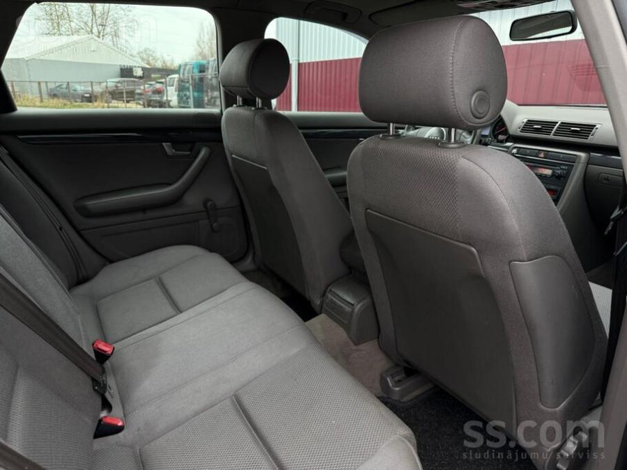 Black Audi A4 2002 in Riga, with an engine capacity of 1.80 L and mileage of 0 thousand km for 1390 €, photo 11 on AUTOMOTO.COM.LV