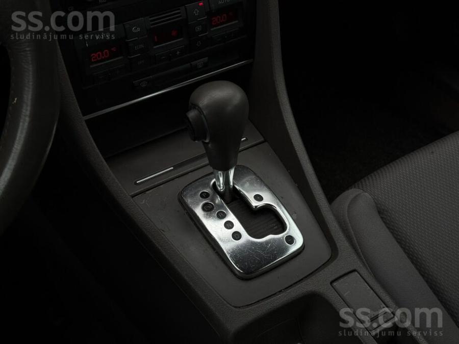 Black Audi A4 2002 in Riga, with an engine capacity of 1.80 L and mileage of 0 thousand km for 1390 €, photo 14 on AUTOMOTO.COM.LV