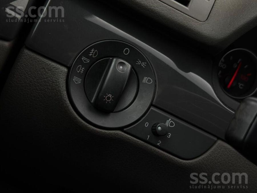 Black Audi A4 2002 in Riga, with an engine capacity of 1.80 L and mileage of 0 thousand km for 1390 €, photo 17 on AUTOMOTO.COM.LV