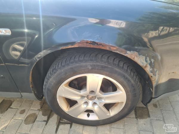 Melns Audi A4 2002 Alīta, ar dzinēja tilpumu 1.90 L un nobraukumu 400 tūkst. km par 500 €, foto 5 vietnē AUTOMOTO.COM.LV