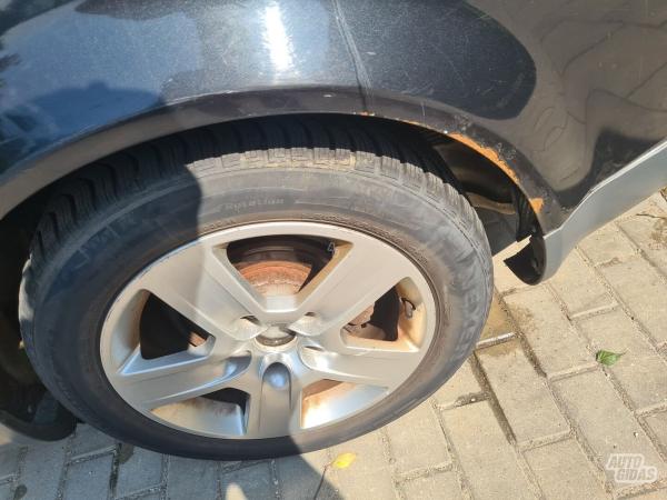 Melns Audi A4 2002 Alīta, ar dzinēja tilpumu 1.90 L un nobraukumu 400 tūkst. km par 500 €, foto 8 vietnē AUTOMOTO.COM.LV