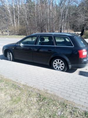 Black Audi A4 2002 in Riga, with an engine capacity of 1.90 L and mileage of 300 thousand km for 1400 €, photo 4 on AUTOMOTO.COM.LV