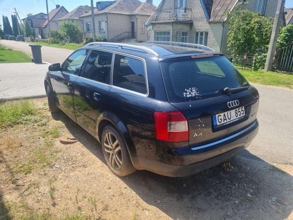 Черный Ауди А4 2002 в Радвилишкис, объемом двигателя 1.90 л и пробегом 328 тыс. км за 800 €, фото 3 на AUTOMOTO.COM.LV