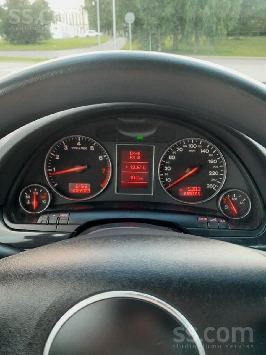 Black Audi A4 2002 in Cesis, with an engine capacity of 2.00 L and mileage of 236 thousand km for 1500 €, photo 6 on AUTOMOTO.COM.LV