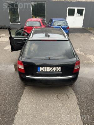 Black Audi A4 2002 in Riga, with an engine capacity of 2.50 L and mileage of 387 thousand km for 800 €, photo 4 on AUTOMOTO.COM.LV