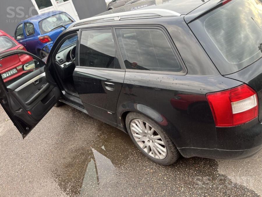 Black Audi A4 2002 in Riga, with an engine capacity of 2.50 L and mileage of 387 thousand km for 800 €, photo 5 on AUTOMOTO.COM.LV