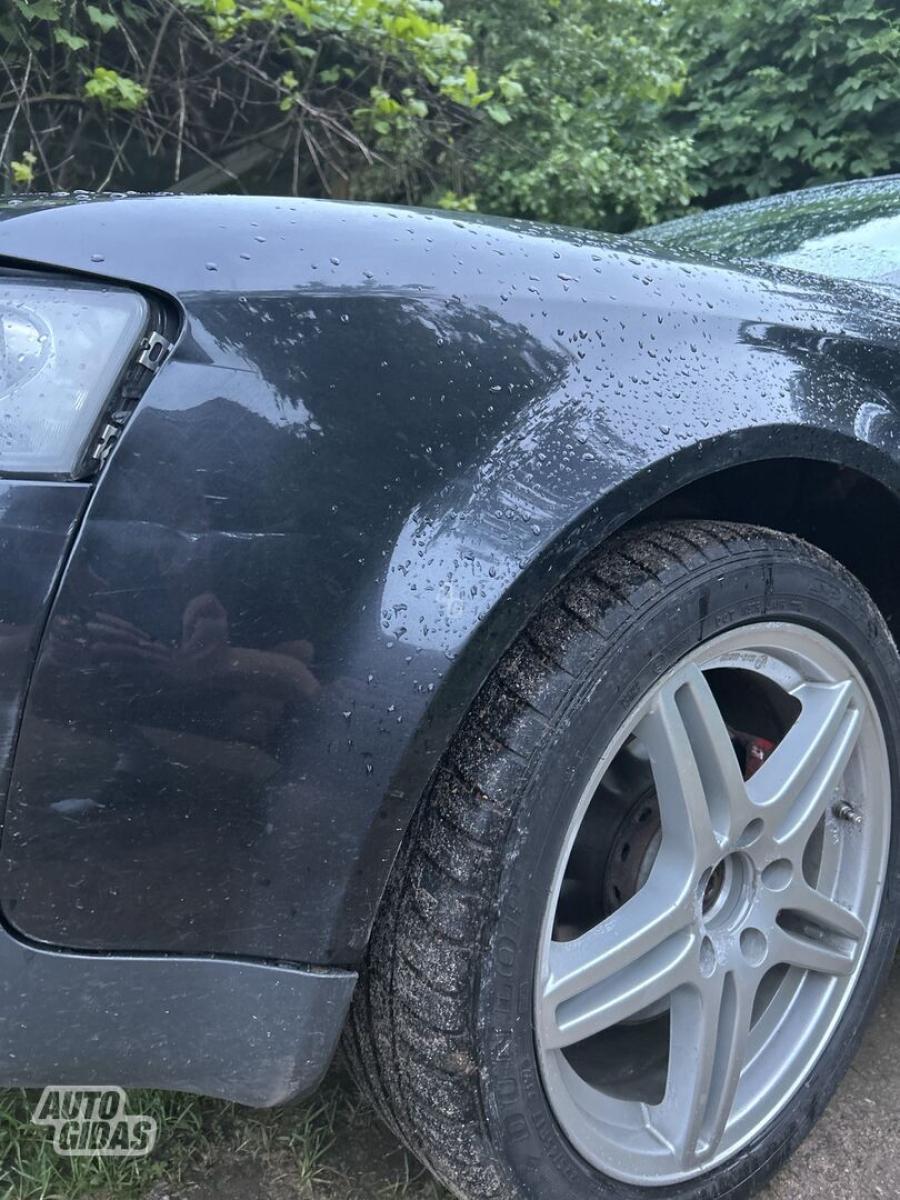 Black Audi A4 2002 in Vilnius, with an engine capacity of 1.90 L and mileage of 430 thousand km for 1200 €, photo 4 on AUTOMOTO.COM.LV