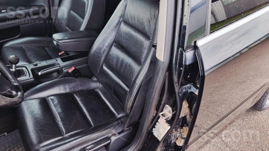 Black Audi A4 2002 in Cesis, with an engine capacity of 1.90 L and mileage of 450 thousand km for 1990 €, photo 18 on AUTOMOTO.COM.LV